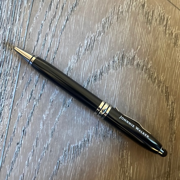 Office | New Luxury Johnnie Walker Scotch Twist Clip Pen With Sleeve ...